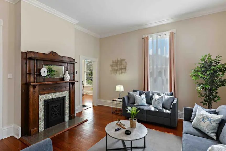 Beach Modern Victorian Retreat In Sunny Gulfport! - Gulfport, MS