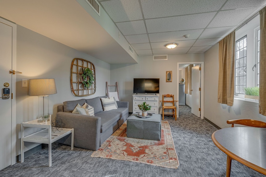 New Listing!! - 1 Bedroom Apt In Music Row, Historic Building! - Nashville