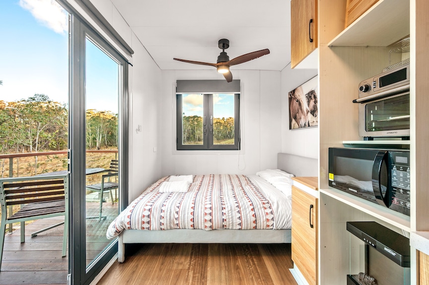 Unique Two Tiny Homes Set Up With Private Dam - Blue Mountains