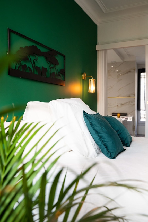 Suite L'éclipse Paris, Logement Avec Jacuzzi à 10 Minutes - Levallois-Perret