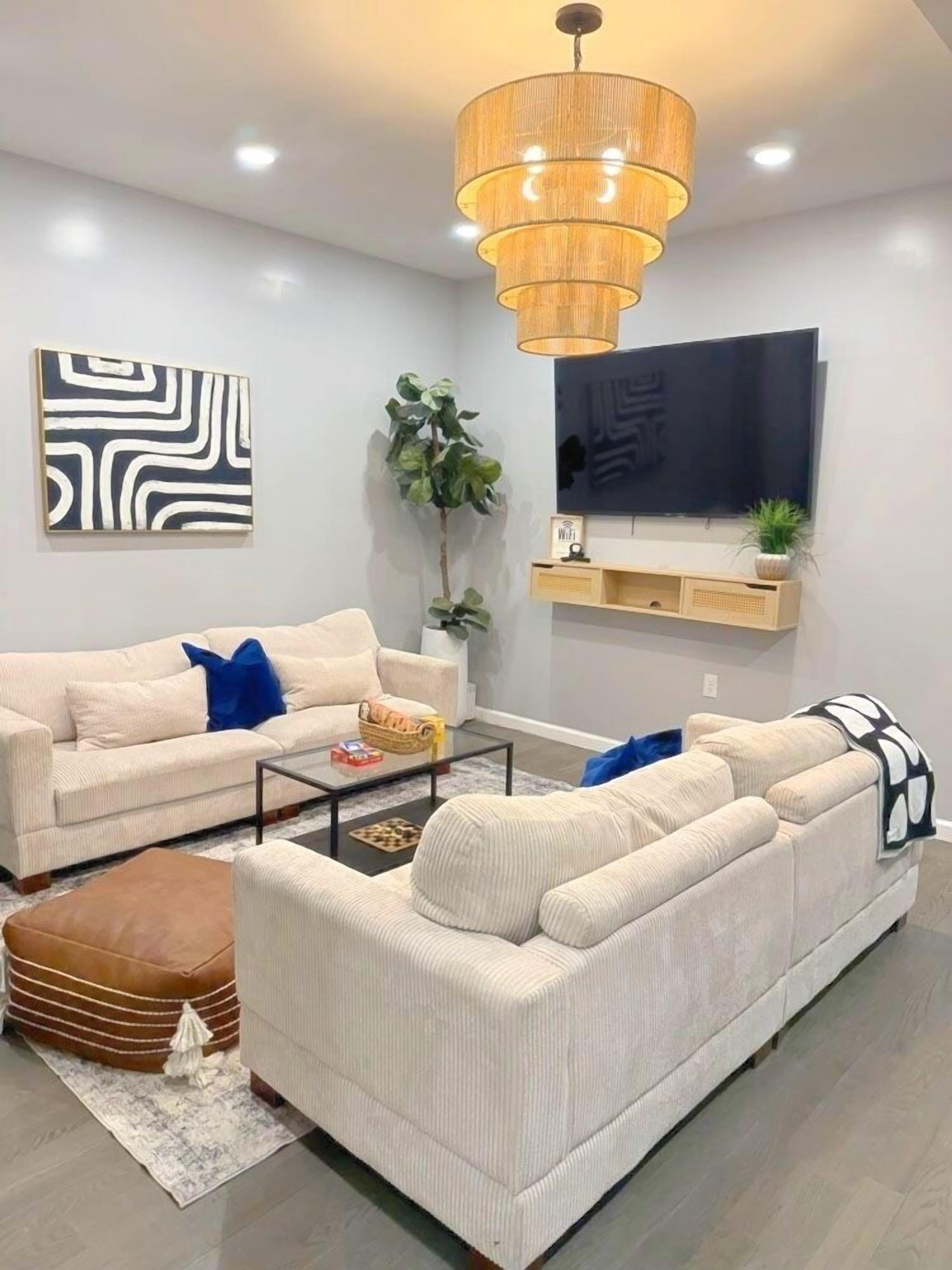 The Luxe Landing W/pool Table, Free Parking ,Self Check-in And Wifi - New York City