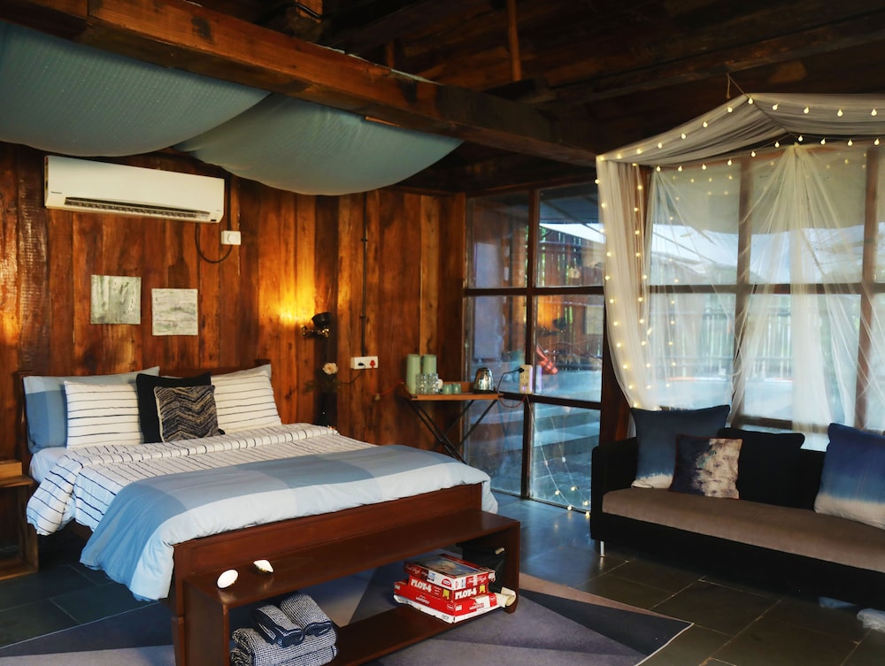 Exclusive: Lake Cabin At Karjat - Matheran