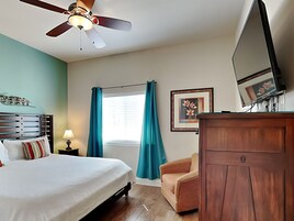 Apartamento em Condomínio Fechado (#E202 - No Pets) | 2 quartos, Wi-fi grátis, com decoração personalizada 