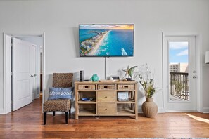 Condo, várias camas, banheira de imersão, vista para o oceano (#D402 - No Pets) | Parte interna