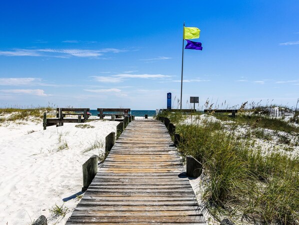 2 quartos, Wi-fi grátis, roupa de cama fornecida