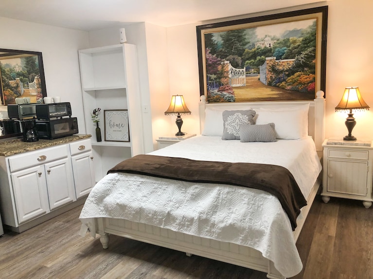 Charming Suite In The Heart Of Lakeland - Lakeland, FL