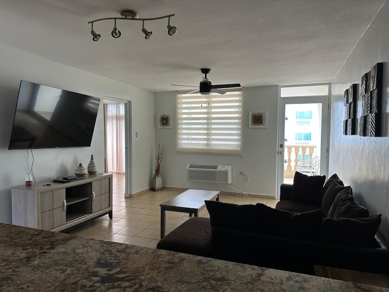 Beautiful Sunsets & Steps From The Beach! Comfortable Apartment, Great Location! - Rincón