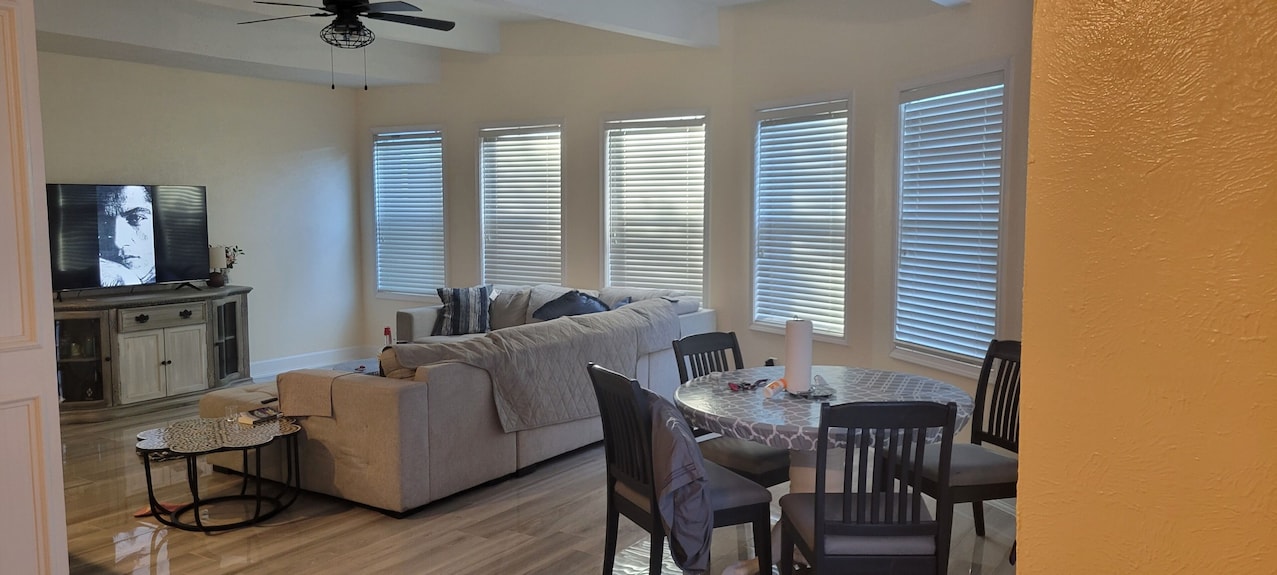 Cheerful 3 Bedrooms House With A Pool -1 Mn From Nasa - 5 -6 People Max - Pasadena, TX