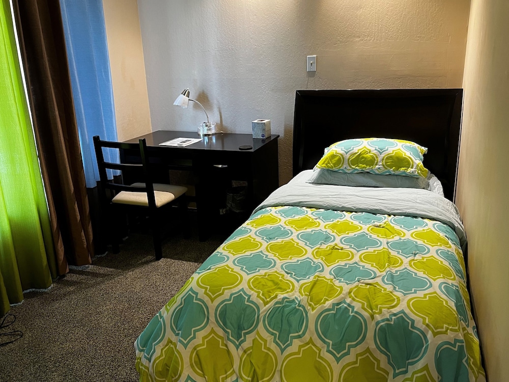 Centrally Located 4br 2ba Apt In Alameda - Alameda, CA