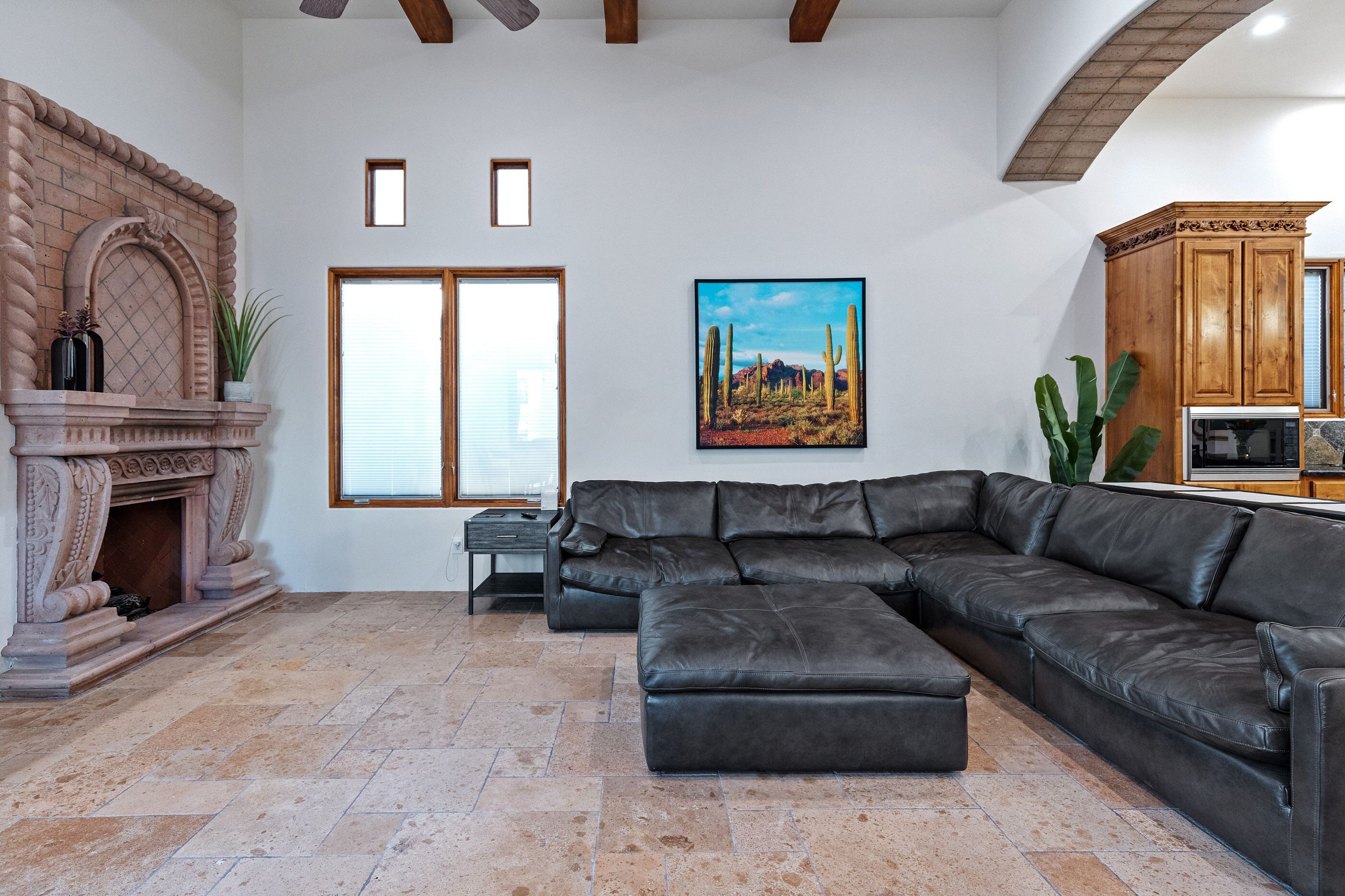 Private 5 Bedroom Resort With Pool Backing Mountain Preserve - Glendale, AZ