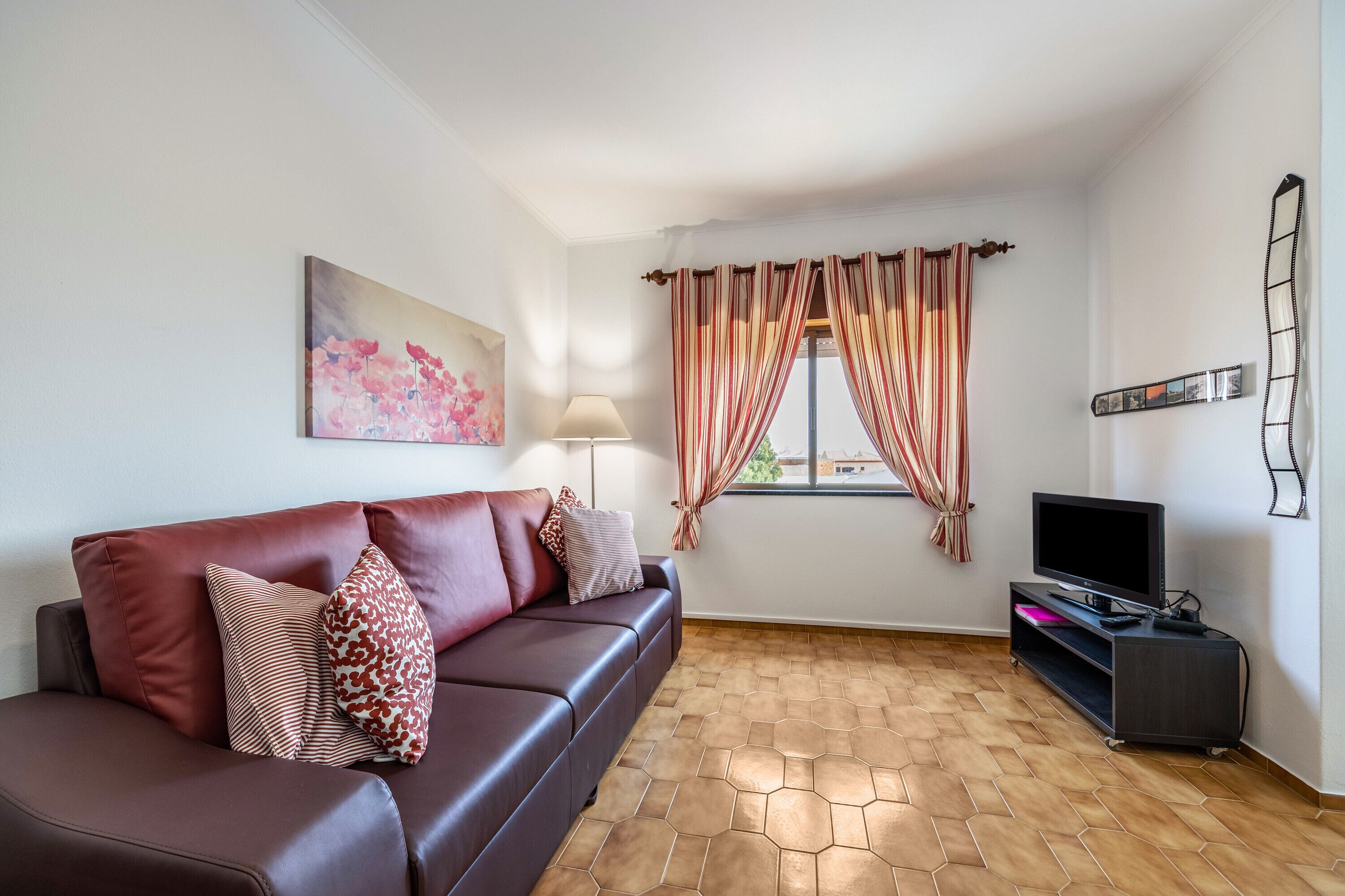 Apartment 'Cabo De Sagres -2 Bedroom Apartment' With Sea View, Terrace & Wi-fi - Sagres