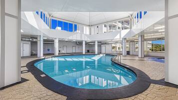 Piscina interna, piscina externa