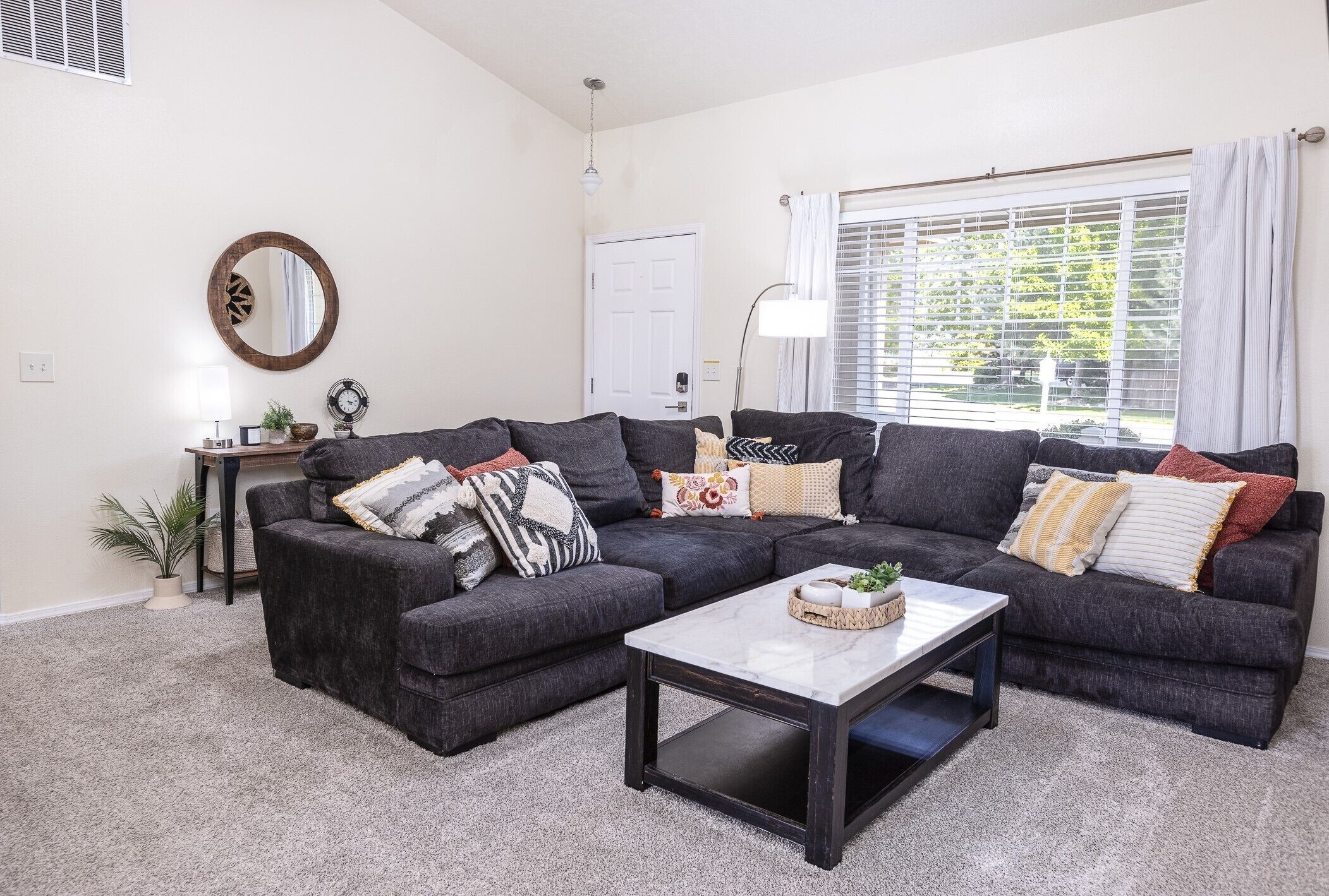 Sunny Oasis! Clean, Updated, Pool & Park Access - Eagle Island State Park, Eagle