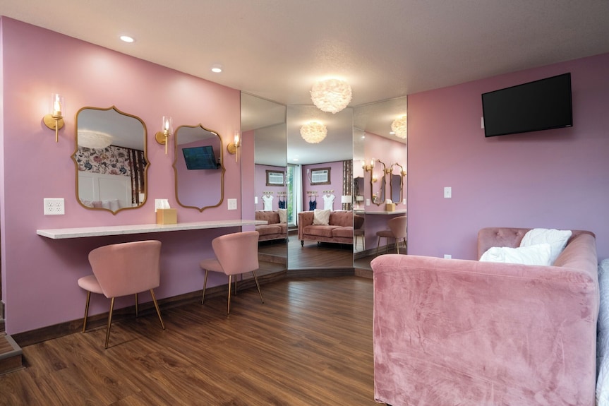 Gather Together | Rooftop Patio Retreat | Downtown - Hastings, MN