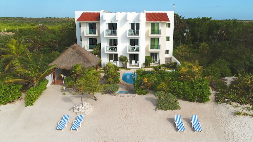 Tan Ik Beachfront Condos - Akumal