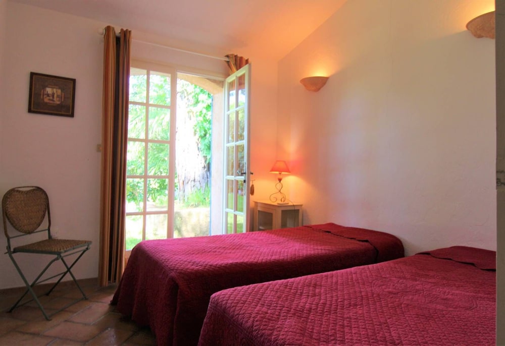 Air-conditioned Villa For 6 People With A Private Pool Located 3 Km From Saint-tropez - Saint-Tropez