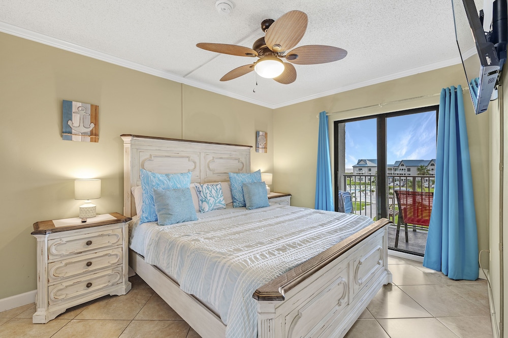 Beach Front Resort-6 Outdoor Pools & 1 Indoor Pool - Alabama
