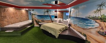 Suíte estúdio panorâmica, 1 cama King, para não fumantes, banheira de hidromassagem | Roupas de cama premium, edredons de pluma