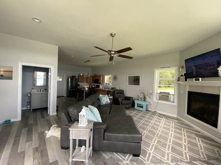 Perfect Waterfront Property... Location, Location, Location! - Brockville