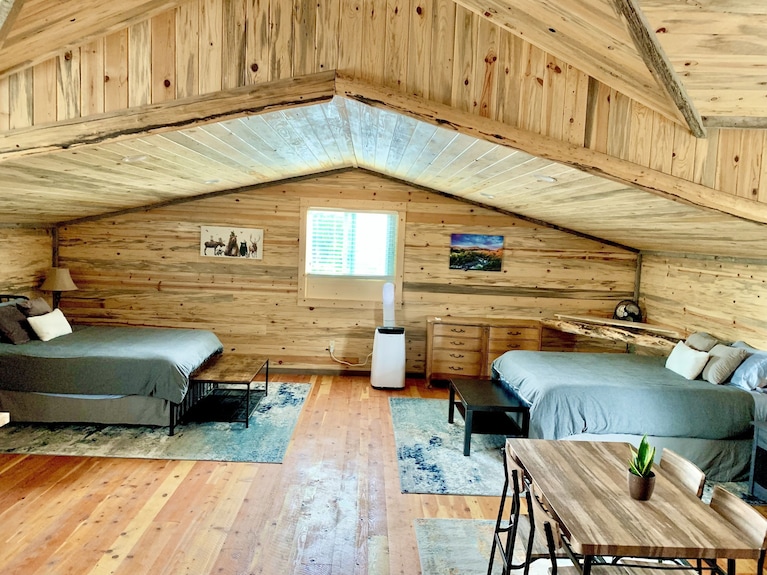 Blue Pine Guesthouse Mt - Montana