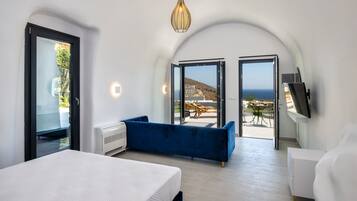 Suite Sénior, piscina privativa | Roupa de alta qualidade, cofre no quarto, quartos insonorizados