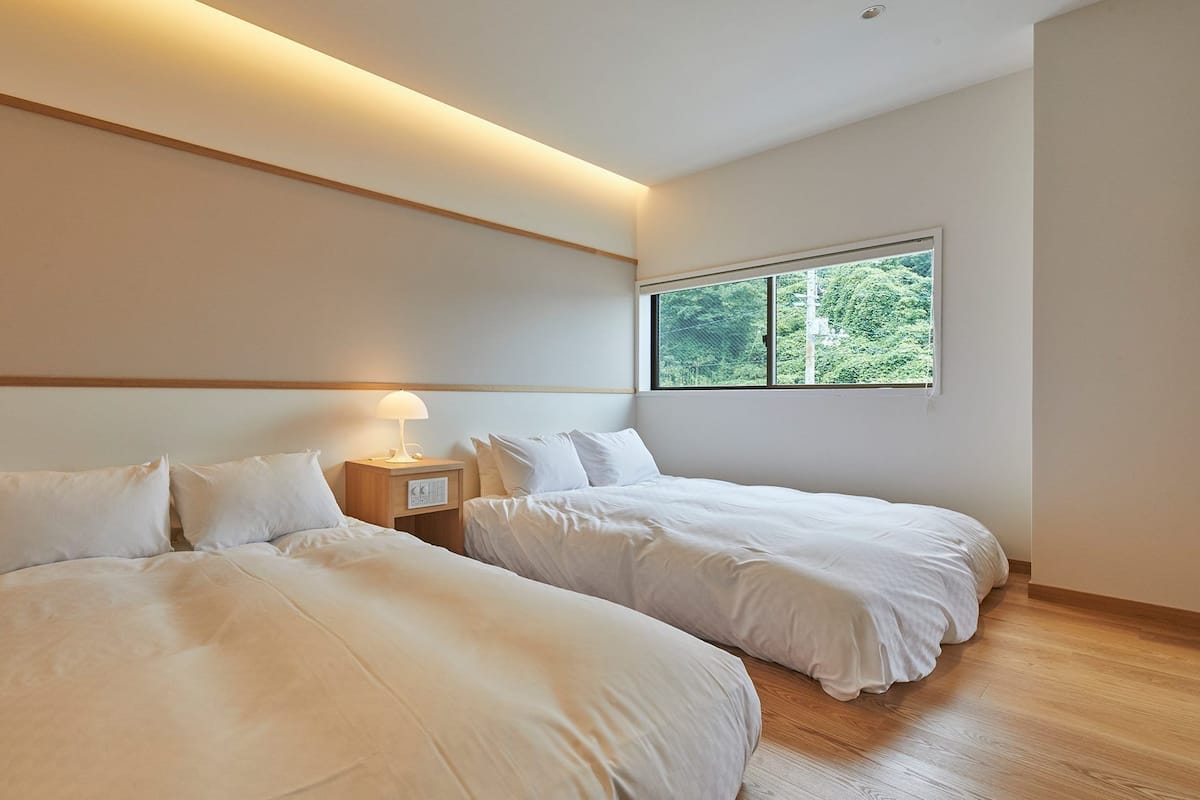Cofres nos quartos, Wi-Fi, roupa de cama