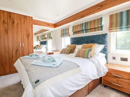 3 quartos, com decoração personalizada, com mobília individualizada 