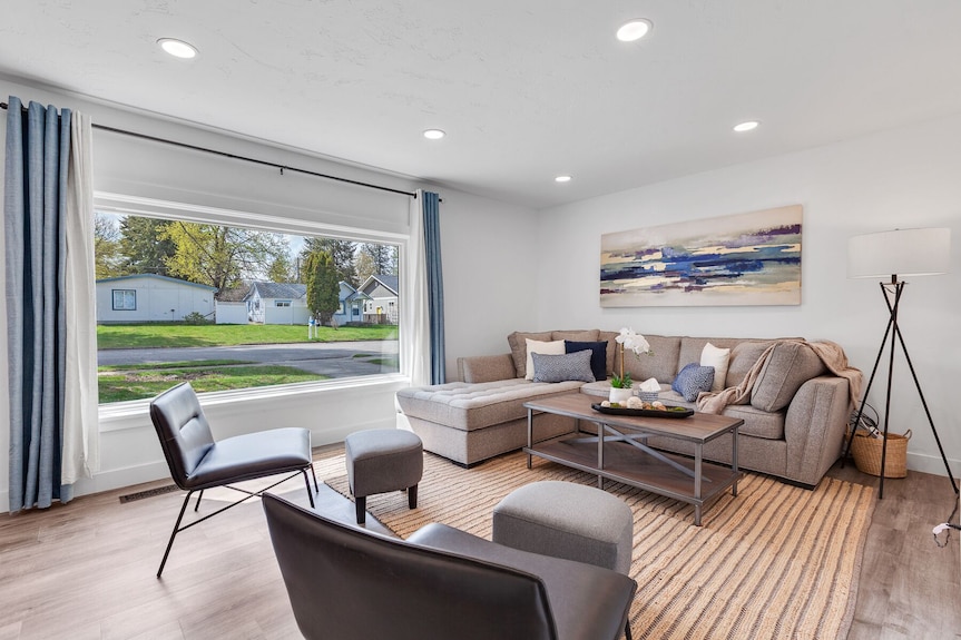 Cda Id. Sanders Beach! Best Location! Newly Remodeled Addition! Pet Friendly. - Lake Coeur d'Alene, ID