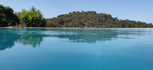 Casas De Campo Do Castro Da Cola - Portugal