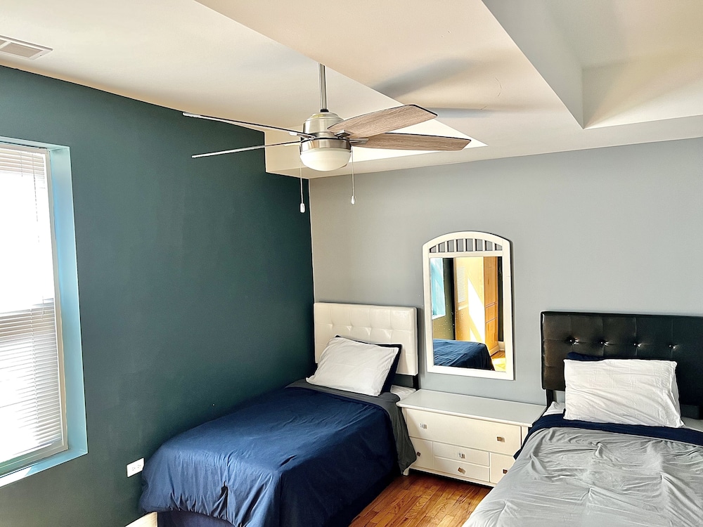 Experience Chicago Living Near United Center - Bedford, PA