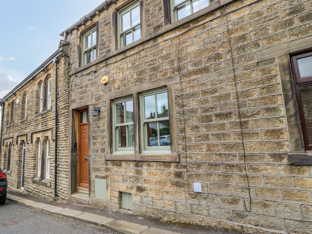 19 The Village - Holmfirth