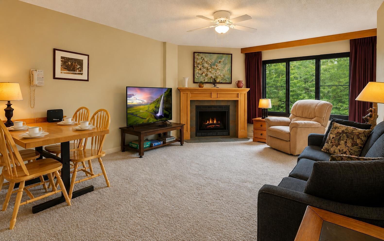 Sc 5114 | Mountain Bike Hq With Pool Access & Cozy Comforts - West Virginia