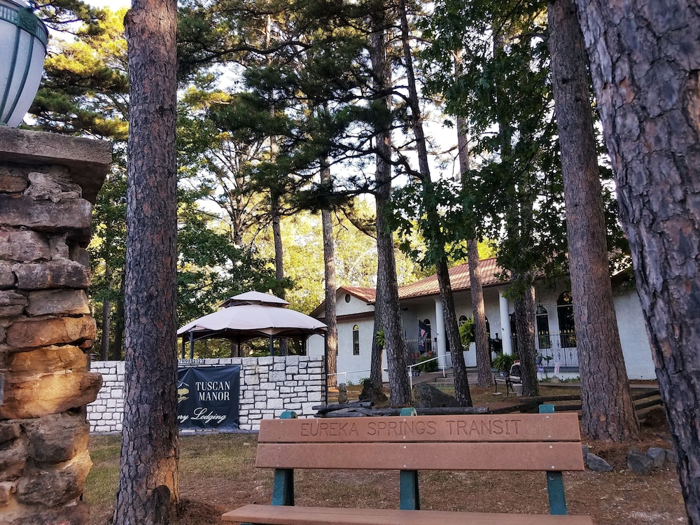 Tuscan Manor - Table Rock Lake