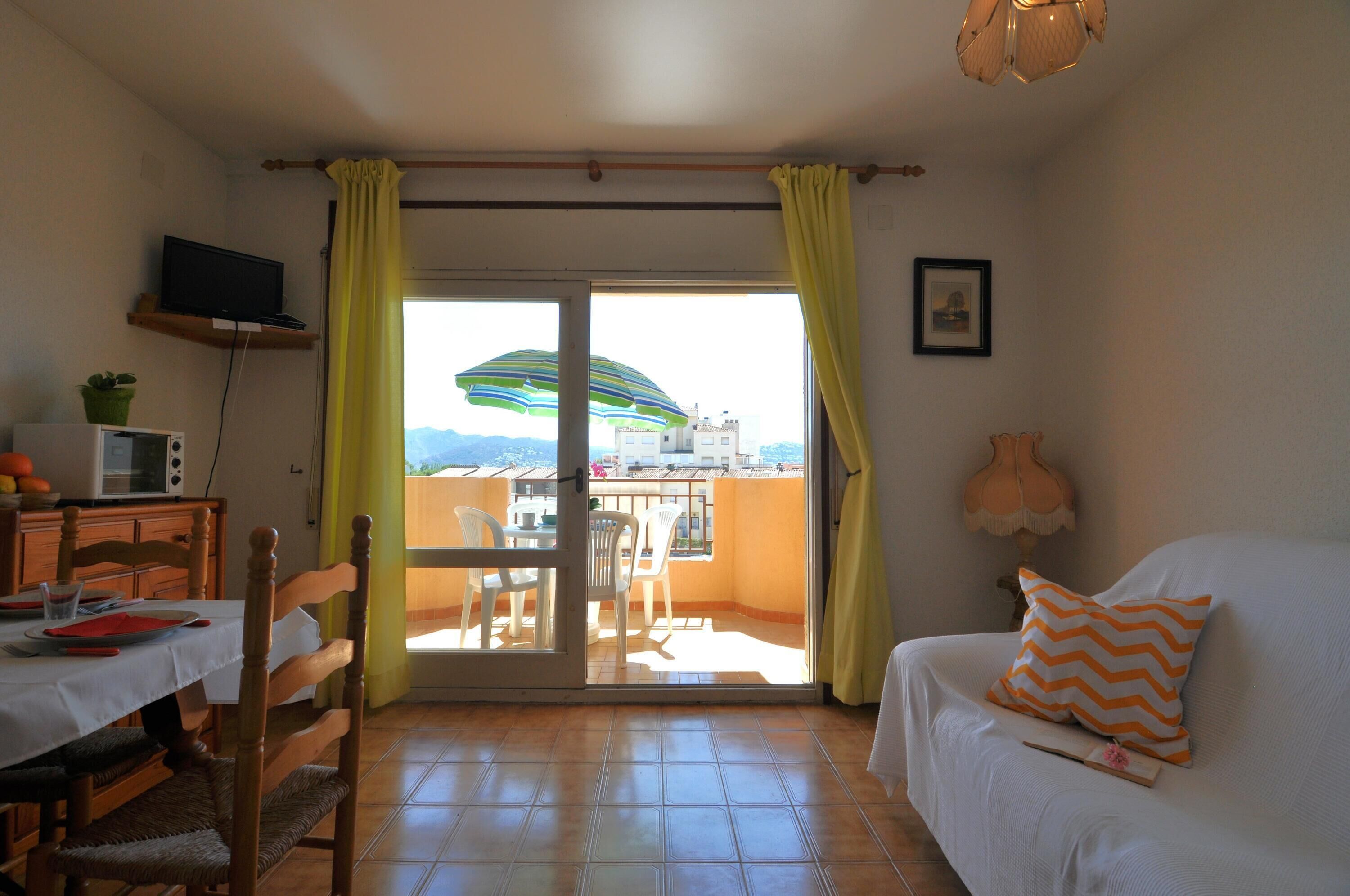 Studio In Roses, Costa Brava! Ideal For 2 People, Near The Beach, Comfortable And Equipped. Book Now! - Roses