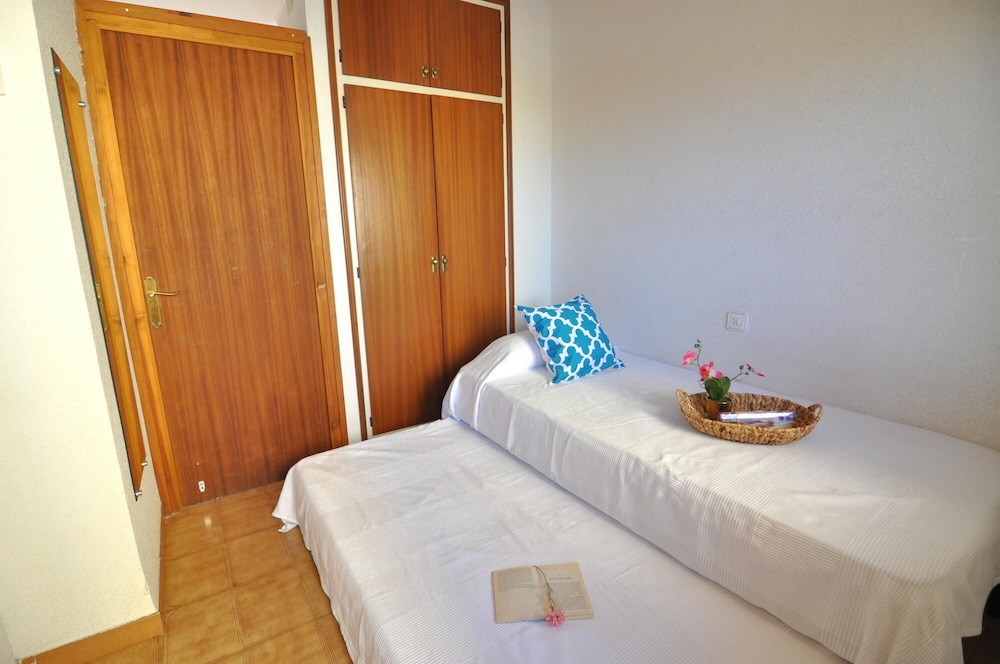 Studio In Roses, Costa Brava! Ideal For 2 People, Near The Beach, Comfortable And Equipped. Book Now! - Roses
