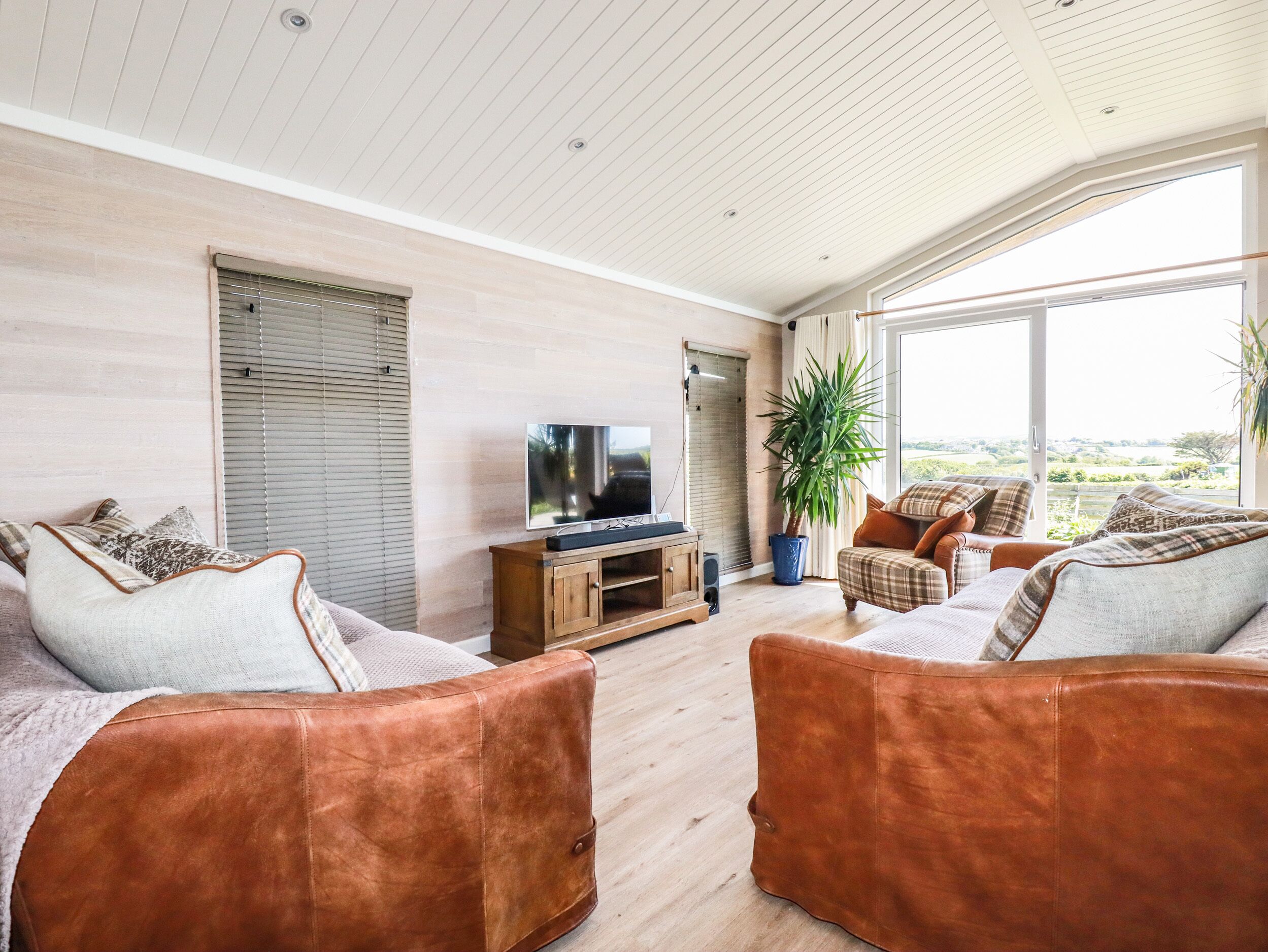 Atlantic Lodge, Family Friendly, With A Garden In Bude - Widemouth Bay