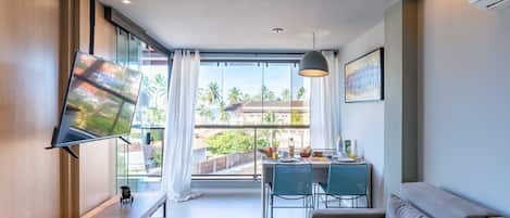 Apartamento | Área de estar | Smart TV 55 polegadas com canais digitais, TV, Netflix