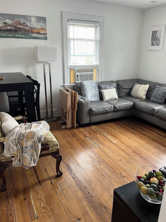 Bellerose Beauty 2bdrm - Westbury, NY