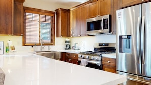 Casa de FĂ©rias, 3 quartos | Cozinha privada | Um frigorĂfico, um forno, uma cafeteira/bule, uma torradeira