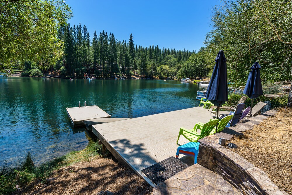 Better At The Lake - Lakefront With Gorgeous Views And A Private Dock By Yosemite Region Resorts - Yosemite National Park, CA