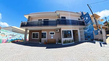 Fachada da propriedade