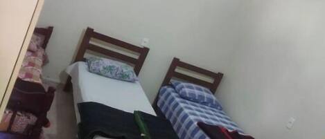 Quarto básico | Wi-Fi de cortesia