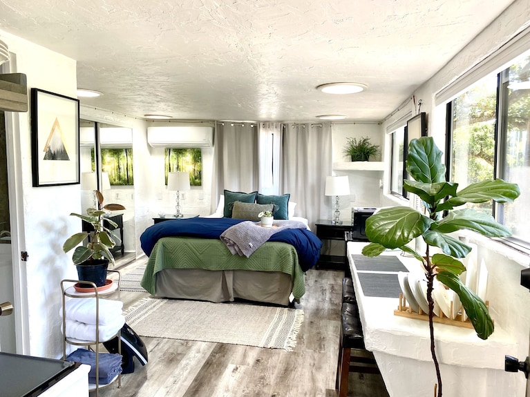 New! Soak In A Hot Tub At This Romantic Tree House Surrounded By Trees - Big Sur, CA