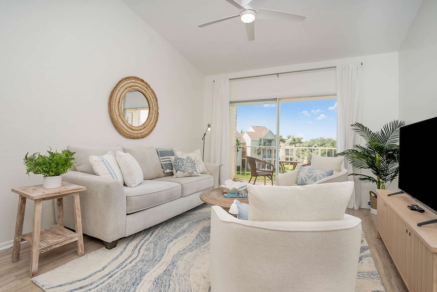 Seize The Rays · Luxury Beachside Condo · Half Mile From Beach - Melbourne, FL