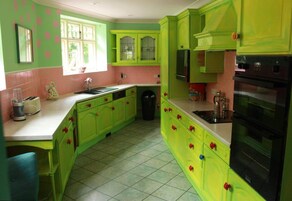 Casa, várias camas | Cozinha privada | Geladeira, micro-ondas, fogão, cooktop