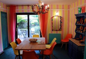 Casa, várias camas | Cozinha privada | Geladeira, micro-ondas, fogão, cooktop