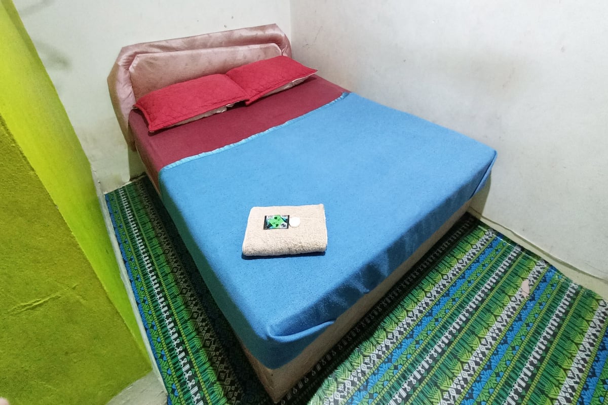 Quarto casal luxo | Wi-Fi de cortesia, roupa de cama