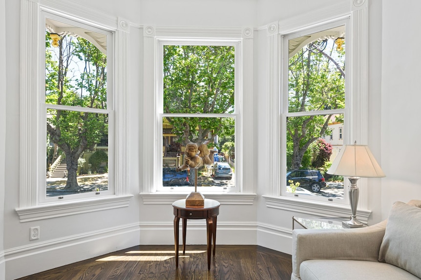 Beautiful Upper Level 2b/2b Flat In 1885 Queen Anne Cottage In Alameda - Berkeley, CA