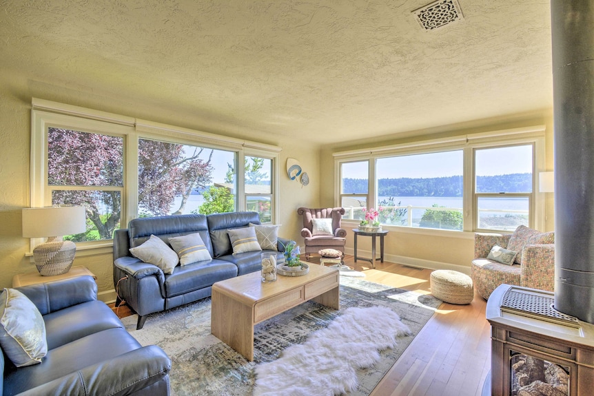 Spacious Family-friendly Home On Port Orchard - Bremerton, WA