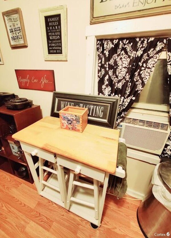 Dormitório compartilhado, 1 quarto | Opções para refeição